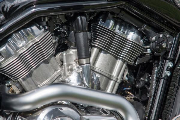 Motorcycle engine cleaner: the safe method – Sisbrill USA